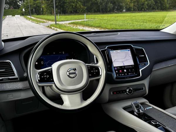 White Volvo XC90 2023 in Kaunas, with an engine capacity of 1.97 L and mileage of 70 thousand km for 45500 €, photo 7 on AUTOMOTO.COM.LV