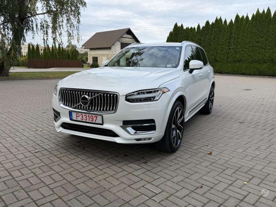 Balts Volvo XC90 2023 Šakiai, ar dzinēja tilpumu 1.97 L un nobraukumu 19 tūkst. km par 40800 €, foto 1 vietnē AUTOMOTO.COM.LV