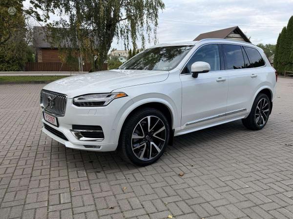 White Volvo XC90 2023 in Sakiai, with an engine capacity of 1.97 L and mileage of 19 thousand km for 40800 €, photo 4 on AUTOMOTO.COM.LV
