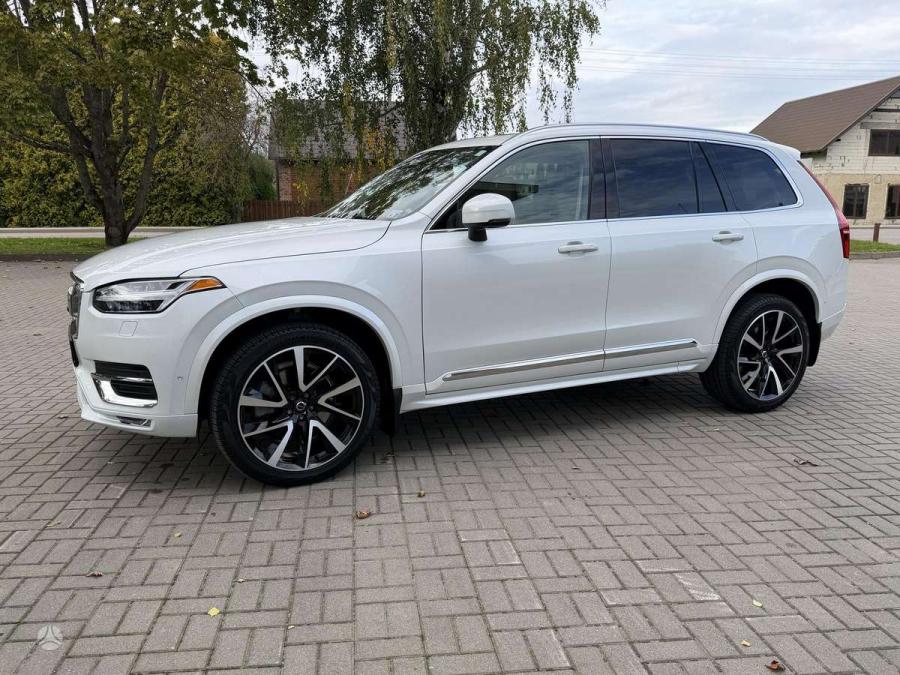 Balts Volvo XC90 2023 Šakiai, ar dzinēja tilpumu 1.97 L un nobraukumu 19 tūkst. km par 40800 €, foto 5 vietnē AUTOMOTO.COM.LV