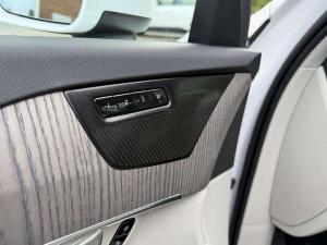 Balts Volvo XC90 2023 Šakiai, ar dzinēja tilpumu 1.97 L un nobraukumu 19 tūkst. km par 40800 €, foto 17 vietnē AUTOMOTO.COM.LV