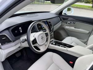 Balts Volvo XC90 2023 Šakiai, ar dzinēja tilpumu 1.97 L un nobraukumu 19 tūkst. km par 40800 €, foto 18 vietnē AUTOMOTO.COM.LV