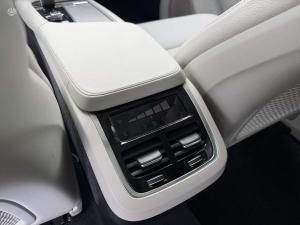 Balts Volvo XC90 2023 Šakiai, ar dzinēja tilpumu 1.97 L un nobraukumu 19 tūkst. km par 40800 €, foto 21 vietnē AUTOMOTO.COM.LV