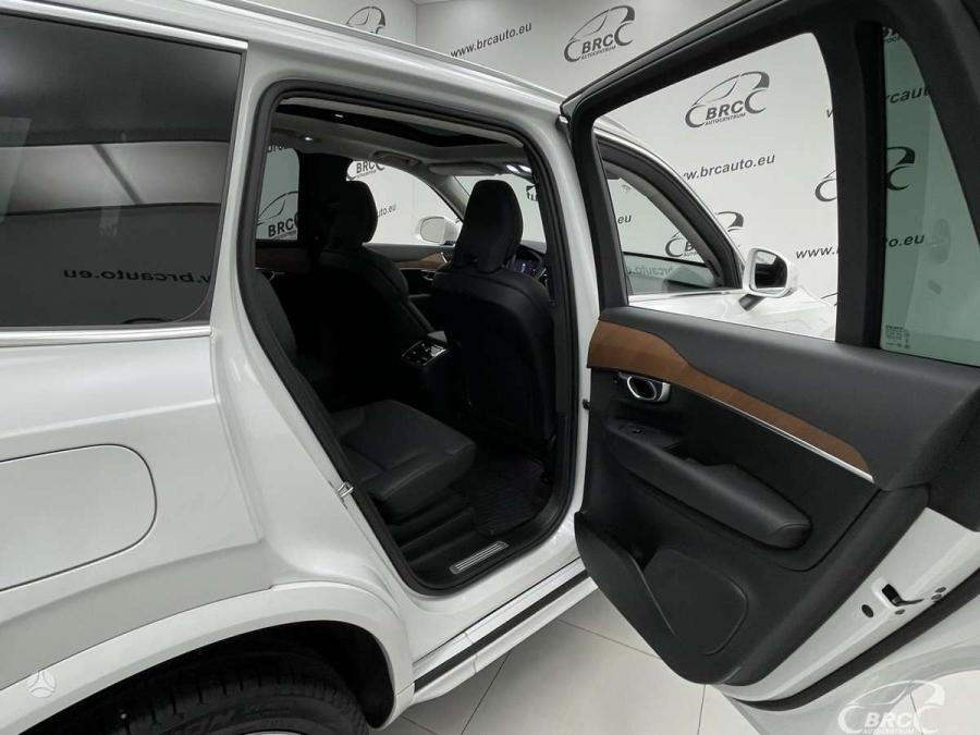White Volvo XC90 2024 in Vilnius, with an engine capacity of 1.97 L and mileage of 14 thousand km for 49500 €, photo 14 on AUTOMOTO.COM.LV