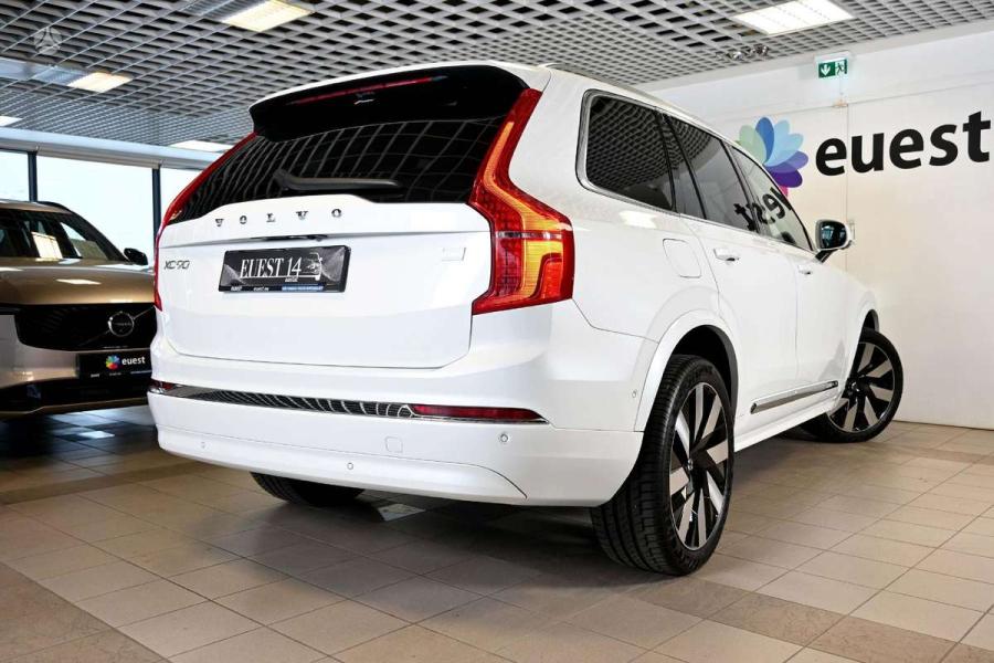 White Volvo XC90 2024 in Tallinn, with an engine capacity of 0.00 L and mileage of 30 thousand km for 67900 €, photo 4 on AUTOMOTO.COM.LV