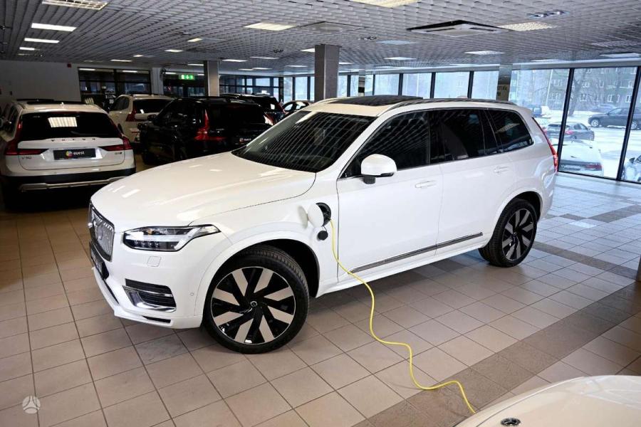White Volvo XC90 2024 in Tallinn, with an engine capacity of 0.00 L and mileage of 30 thousand km for 67900 €, photo 6 on AUTOMOTO.COM.LV