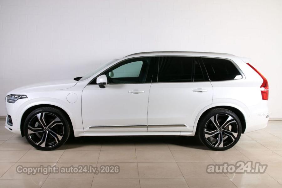 Balts Volvo XC90 2024 Tallina, ar dzinēja tilpumu 2.00 L un nobraukumu 21 tūkst. km par 72990 €, foto 4 vietnē AUTOMOTO.COM.LV