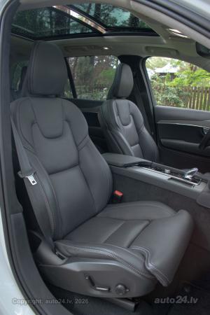 White Volvo XC90 2024 in Tallinn, with an engine capacity of 2.00 L and mileage of 27 thousand km for 69900 €, photo 12 on AUTOMOTO.COM.LV