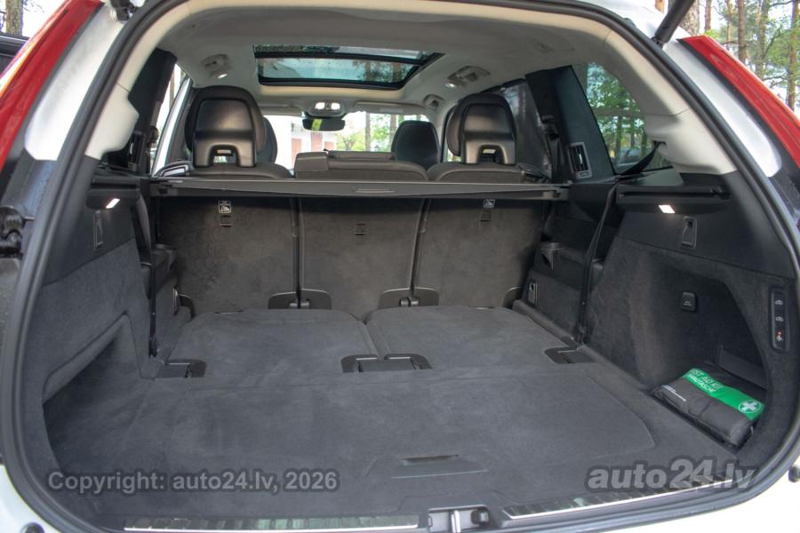White Volvo XC90 2024 in Tallinn, with an engine capacity of 2.00 L and mileage of 27 thousand km for 69900 €, photo 19 on AUTOMOTO.COM.LV
