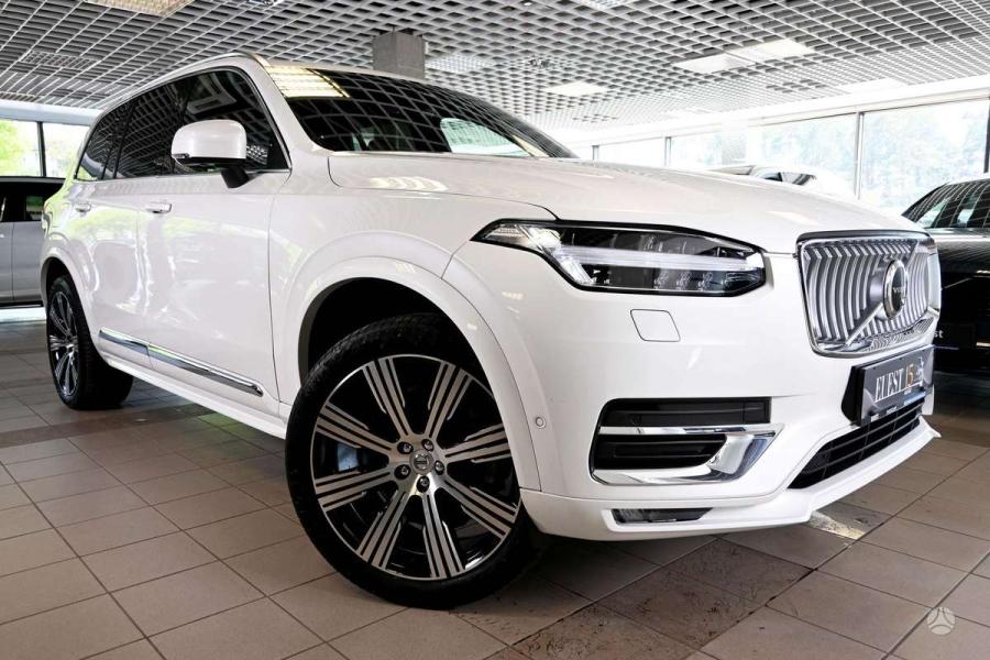 White Volvo XC90 2024 in Tallinn, with an engine capacity of 1.97 L and mileage of 26 thousand km for 61990 €, photo 1 on AUTOMOTO.COM.LV