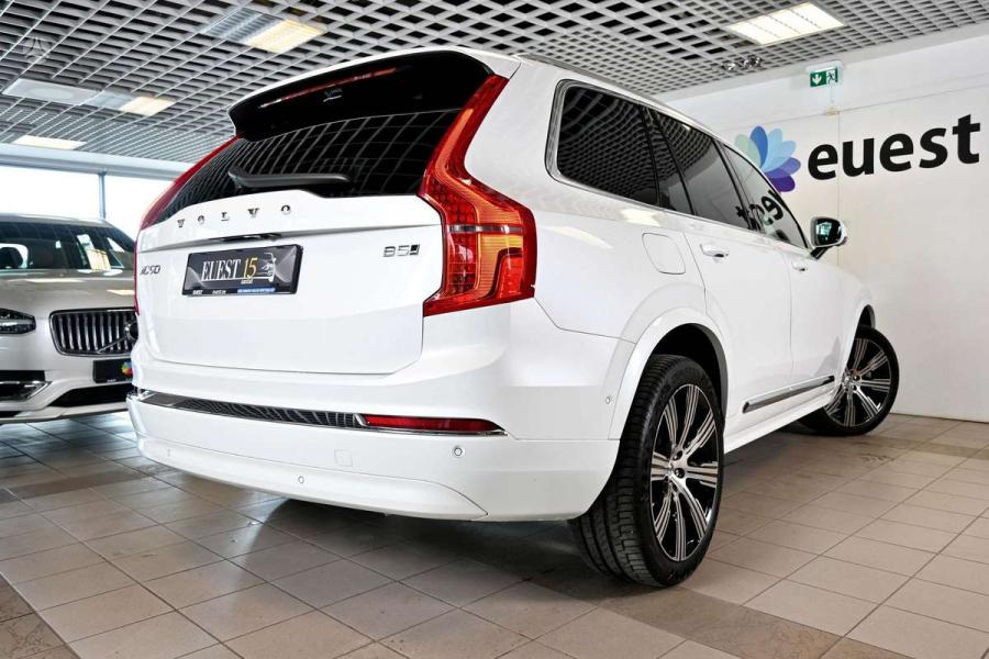 White Volvo XC90 2024 in Tallinn, with an engine capacity of 1.97 L and mileage of 26 thousand km for 61990 €, photo 3 on AUTOMOTO.COM.LV