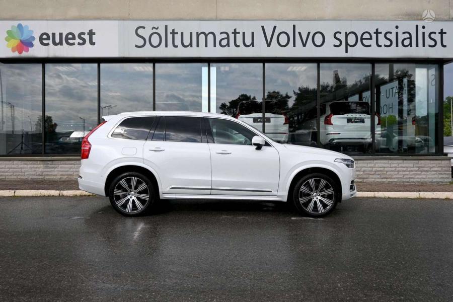White Volvo XC90 2024 in Tallinn, with an engine capacity of 1.97 L and mileage of 26 thousand km for 61990 €, photo 8 on AUTOMOTO.COM.LV