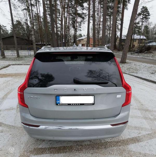 Balts Volvo XC90 2024 Rīga, ar dzinēja tilpumu 1.97 L un nobraukumu 45 tūkst. km par 57000 €, foto 3 vietnē AUTOMOTO.COM.LV