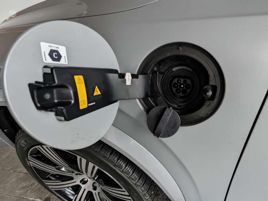 Balts Volvo XC90 2024 Rīga, ar dzinēja tilpumu 1.97 L un nobraukumu 45 tūkst. km par 57000 €, foto 22 vietnē AUTOMOTO.COM.LV