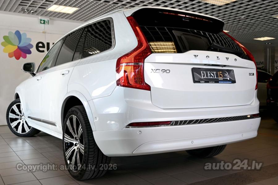 Balts Volvo XC90 2024 Tallina, ar dzinēja tilpumu 2.00 L un nobraukumu 29 tūkst. km par 62880 €, foto 4 vietnē AUTOMOTO.COM.LV