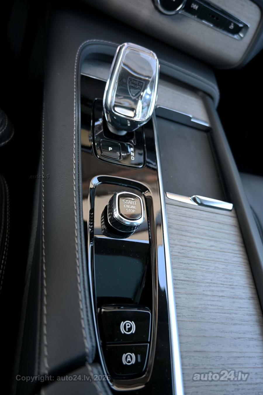 Balts Volvo XC90 2024 Tallina, ar dzinēja tilpumu 2.00 L un nobraukumu 29 tūkst. km par 62880 €, foto 20 vietnē AUTOMOTO.COM.LV
