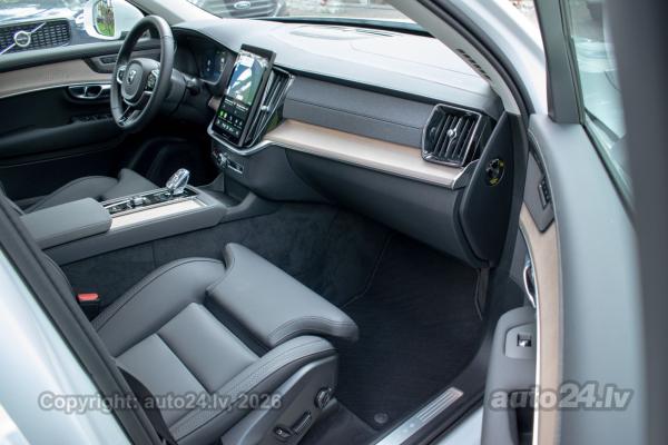 White Volvo XC90 2025 in Tallinn, with an engine capacity of 2.00 L and mileage of 20 thousand km for 74900 €, photo 9 on AUTOMOTO.COM.LV