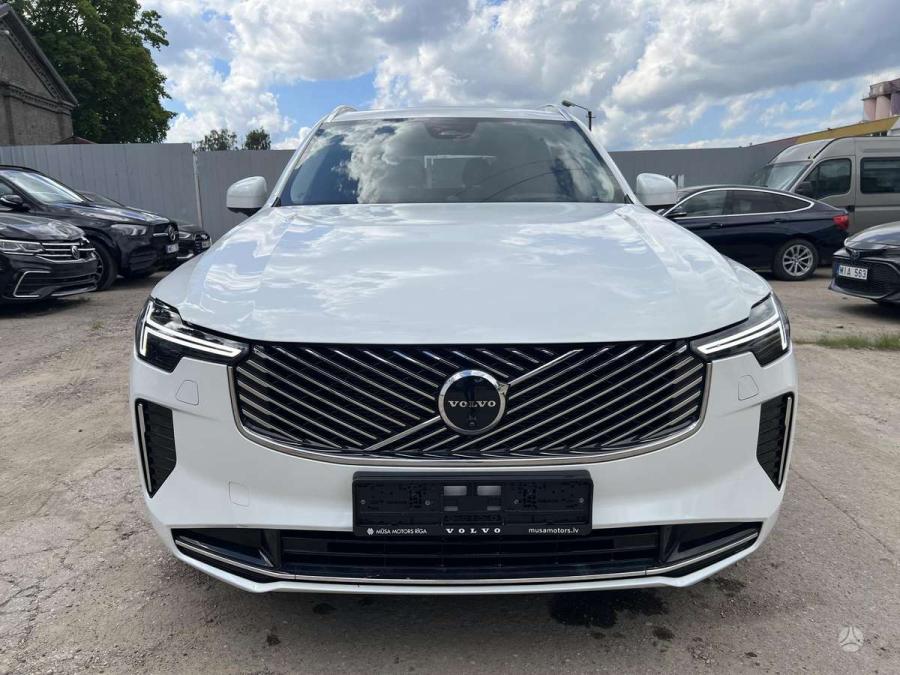 Balts Volvo XC90 2025 Kauņa, ar dzinēja tilpumu 1.97 L un nobraukumu 25 tūkst. km par 44900 €, foto 10 vietnē AUTOMOTO.COM.LV