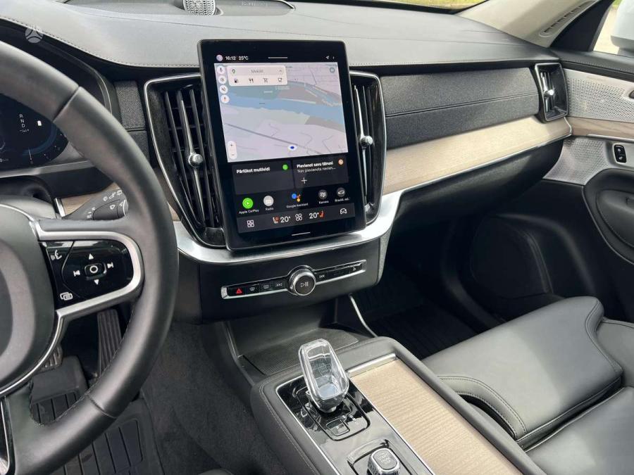 Balts Volvo XC90 2025 Kauņa, ar dzinēja tilpumu 1.97 L un nobraukumu 25 tūkst. km par 44900 €, foto 22 vietnē AUTOMOTO.COM.LV