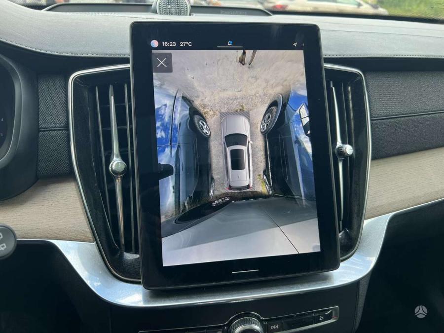 Balts Volvo XC90 2025 Kauņa, ar dzinēja tilpumu 1.97 L un nobraukumu 25 tūkst. km par 44900 €, foto 32 vietnē AUTOMOTO.COM.LV