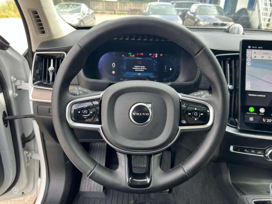 Balts Volvo XC90 2025 Kauņa, ar dzinēja tilpumu 1.97 L un nobraukumu 25 tūkst. km par 44900 €, foto 33 vietnē AUTOMOTO.COM.LV