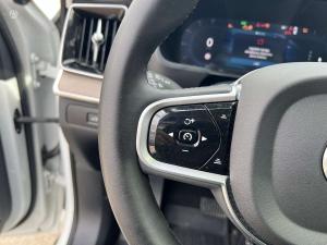 Balts Volvo XC90 2025 Kauņa, ar dzinēja tilpumu 1.97 L un nobraukumu 25 tūkst. km par 44900 €, foto 35 vietnē AUTOMOTO.COM.LV