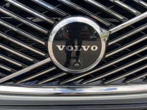 Balts Volvo XC90 2025 Kauņa, ar dzinēja tilpumu 1.97 L un nobraukumu 25 tūkst. km par 44900 €, foto 49 vietnē AUTOMOTO.COM.LV
