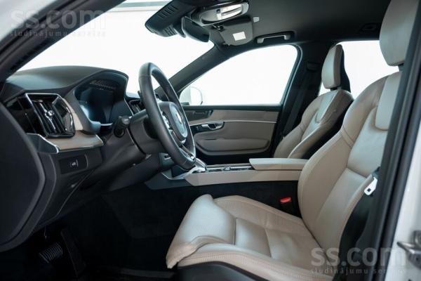 Balts Volvo XC90 2025 Rīga, ar dzinēja tilpumu 2.00 L un nobraukumu 12 tūkst. km par 59900 €, foto 7 vietnē AUTOMOTO.COM.LV
