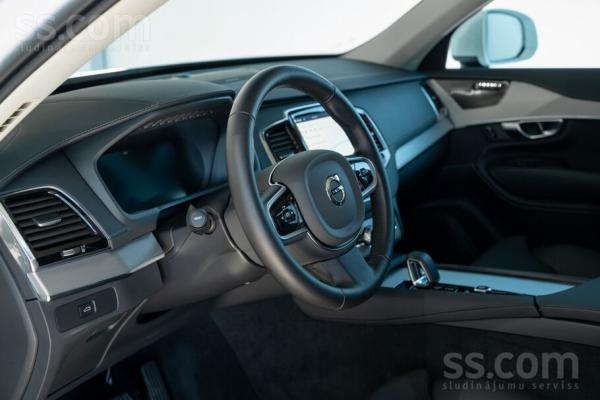 Balts Volvo XC90 2025 Rīga, ar dzinēja tilpumu 2.00 L un nobraukumu 15 tūkst. km par 57500 €, foto 3 vietnē AUTOMOTO.COM.LV