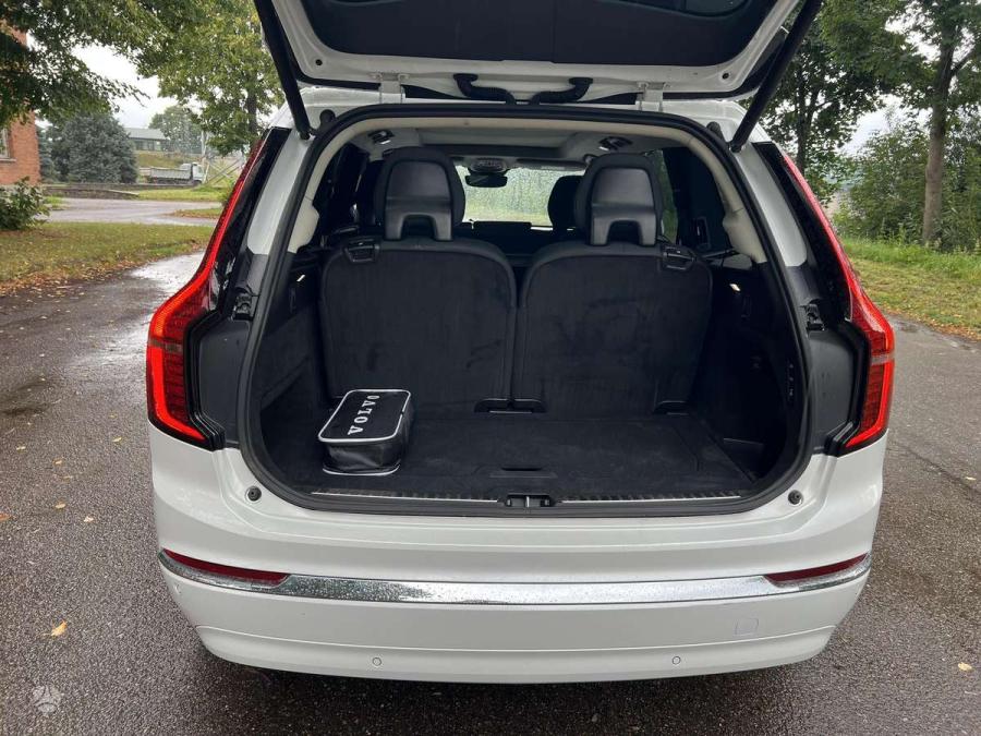 Balts Volvo XC90 2025 Kauņa, ar dzinēja tilpumu 1.97 L un nobraukumu 25 tūkst. km par 60900 €, foto 9 vietnē AUTOMOTO.COM.LV
