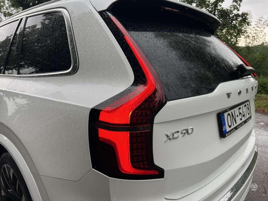 Balts Volvo XC90 2025 Kauņa, ar dzinēja tilpumu 1.97 L un nobraukumu 25 tūkst. km par 60900 €, foto 11 vietnē AUTOMOTO.COM.LV