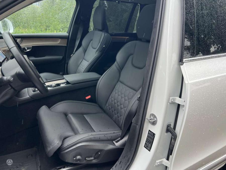 Balts Volvo XC90 2025 Kauņa, ar dzinēja tilpumu 1.97 L un nobraukumu 25 tūkst. km par 60900 €, foto 18 vietnē AUTOMOTO.COM.LV