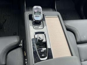 Balts Volvo XC90 2025 Kauņa, ar dzinēja tilpumu 1.97 L un nobraukumu 25 tūkst. km par 60900 €, foto 21 vietnē AUTOMOTO.COM.LV