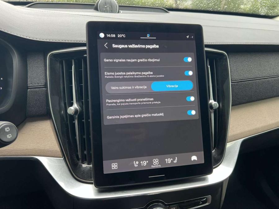 Balts Volvo XC90 2025 Kauņa, ar dzinēja tilpumu 1.97 L un nobraukumu 25 tūkst. km par 60900 €, foto 30 vietnē AUTOMOTO.COM.LV