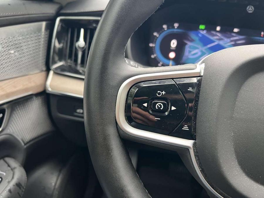 Balts Volvo XC90 2025 Kauņa, ar dzinēja tilpumu 1.97 L un nobraukumu 25 tūkst. km par 60900 €, foto 36 vietnē AUTOMOTO.COM.LV