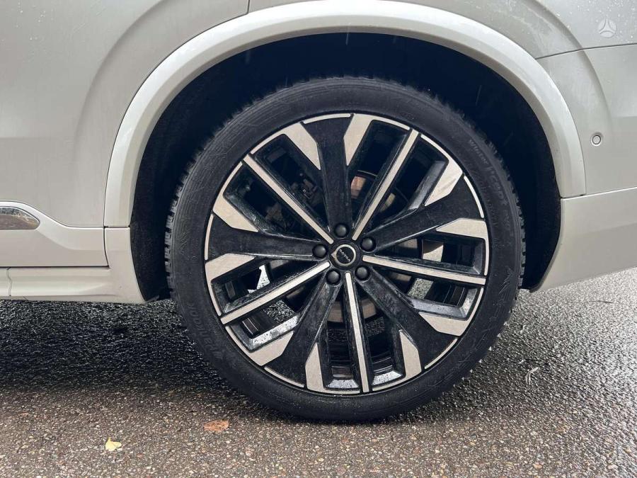 Balts Volvo XC90 2025 Kauņa, ar dzinēja tilpumu 1.97 L un nobraukumu 25 tūkst. km par 60900 €, foto 53 vietnē AUTOMOTO.COM.LV