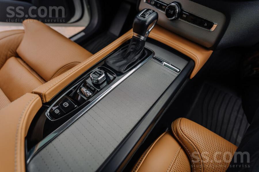 Белый Вольво ХС90 2015 в Валмиера, объемом двигателя 2.00 л и пробегом 216 тыс. км за 17700 €, фото 14 на AUTOMOTO.COM.LV