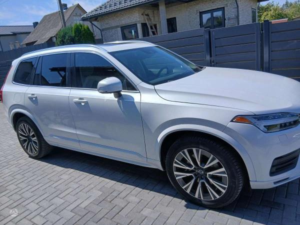 White Volvo XC90 2021 in Vilnius, with an engine capacity of 2.00 L and mileage of 148 thousand km for 29500 €, photo 2 on AUTOMOTO.COM.LV