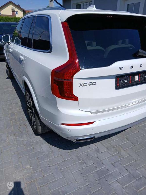 White Volvo XC90 2021 in Vilnius, with an engine capacity of 2.00 L and mileage of 148 thousand km for 29500 €, photo 4 on AUTOMOTO.COM.LV