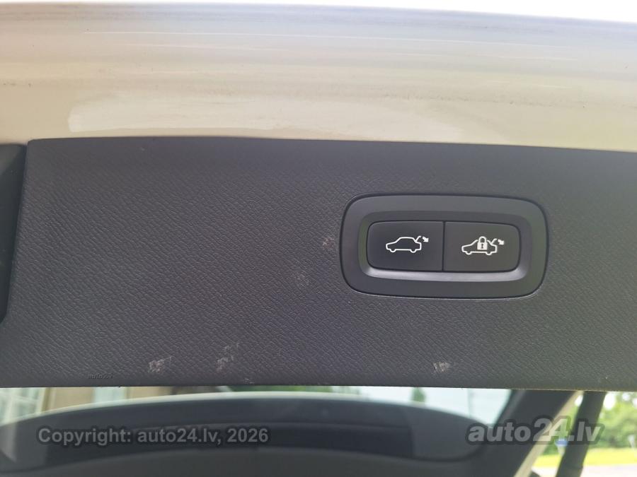 Balts Volvo XC90 2016 Tallina, ar dzinēja tilpumu 2.00 L un nobraukumu 209 tūkst. km par 19500 €, foto 14 vietnē AUTOMOTO.COM.LV