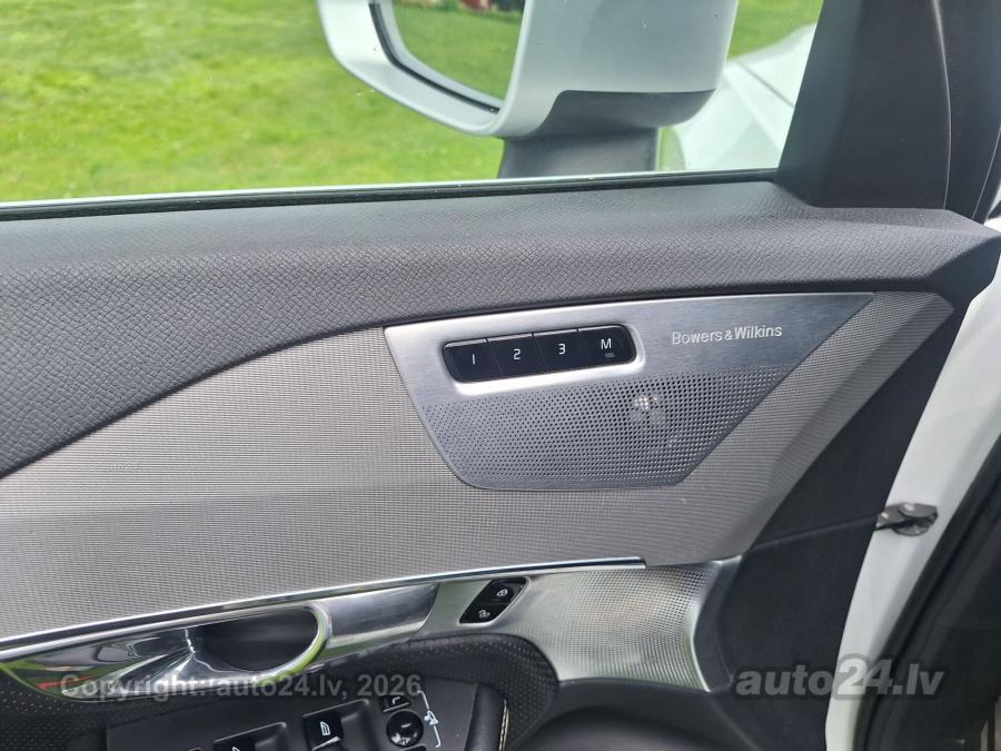 Balts Volvo XC90 2016 Tallina, ar dzinēja tilpumu 2.00 L un nobraukumu 209 tūkst. km par 19500 €, foto 19 vietnē AUTOMOTO.COM.LV