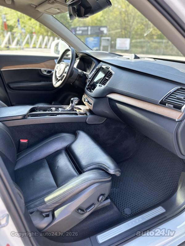White Volvo XC90 2017 in Tallinn, with an engine capacity of 2.00 L and mileage of 170 thousand km for 30999 €, photo 8 on AUTOMOTO.COM.LV