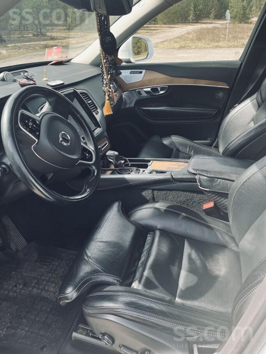 White Volvo XC90 2017 in Daugavpils, with an engine capacity of 2.00 L and mileage of 181 thousand km for 24000 €, photo 14 on AUTOMOTO.COM.LV