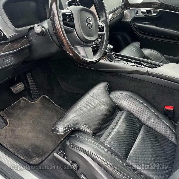 White Volvo XC90 2018 in Tallinn, with an engine capacity of 2.00 L and mileage of 111 thousand km for 33500 €, photo 6 on AUTOMOTO.COM.LV