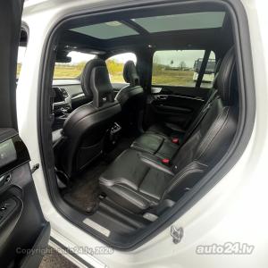 White Volvo XC90 2018 in Tallinn, with an engine capacity of 2.00 L and mileage of 111 thousand km for 33500 €, photo 8 on AUTOMOTO.COM.LV