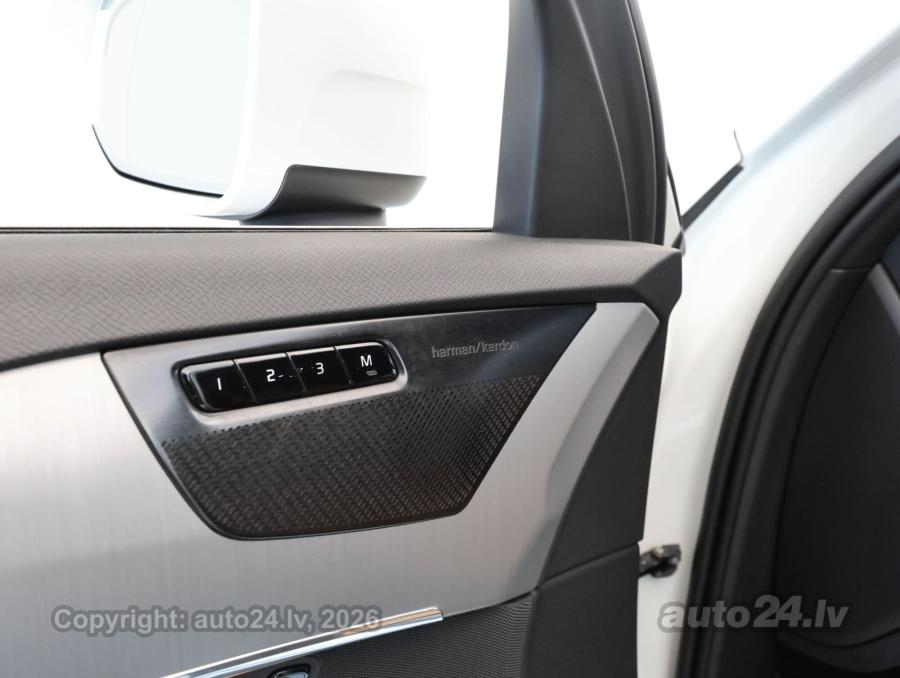 Balts Volvo XC90 2019 Tallina, ar dzinēja tilpumu 1.97 L un nobraukumu 94 tūkst. km par 42900 €, foto 13 vietnē AUTOMOTO.COM.LV