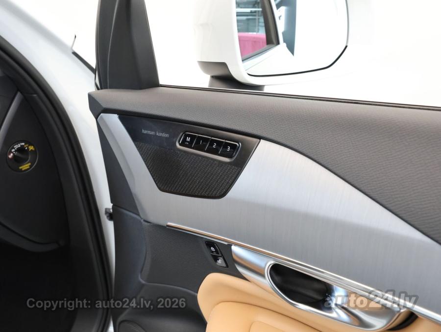 Balts Volvo XC90 2019 Tallina, ar dzinēja tilpumu 1.97 L un nobraukumu 94 tūkst. km par 42900 €, foto 20 vietnē AUTOMOTO.COM.LV
