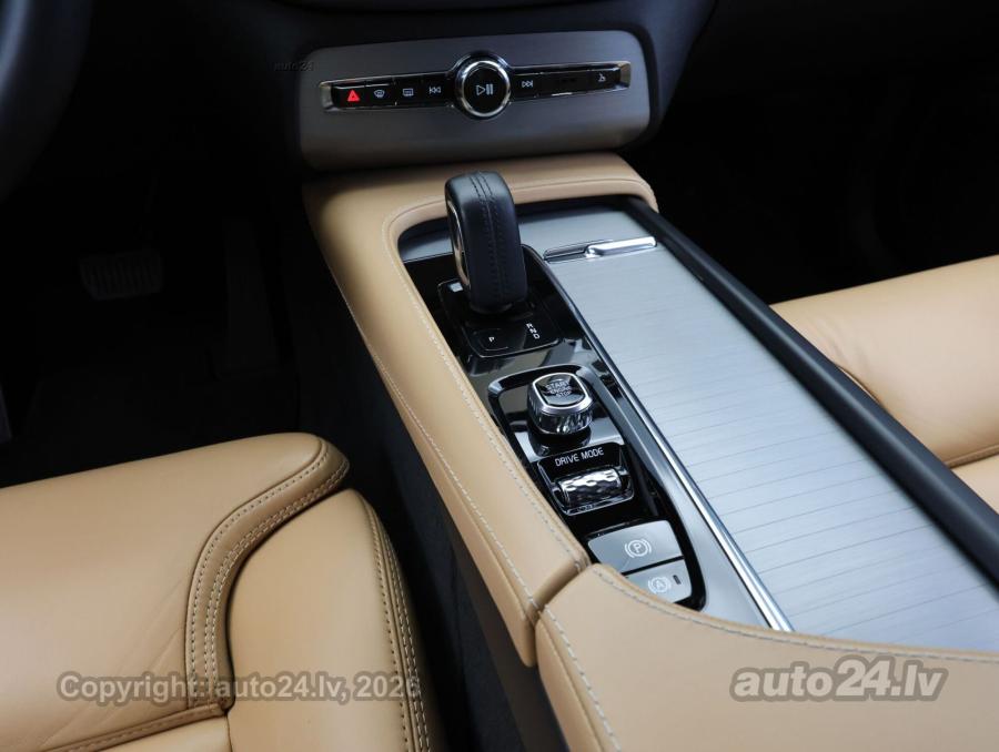 Balts Volvo XC90 2019 Tallina, ar dzinēja tilpumu 1.97 L un nobraukumu 94 tūkst. km par 42900 €, foto 23 vietnē AUTOMOTO.COM.LV