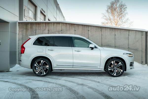 White Volvo XC90 2022 in Tartu, with an engine capacity of 2.00 L and mileage of 127 thousand km for 48900 €, photo 10 on AUTOMOTO.COM.LV