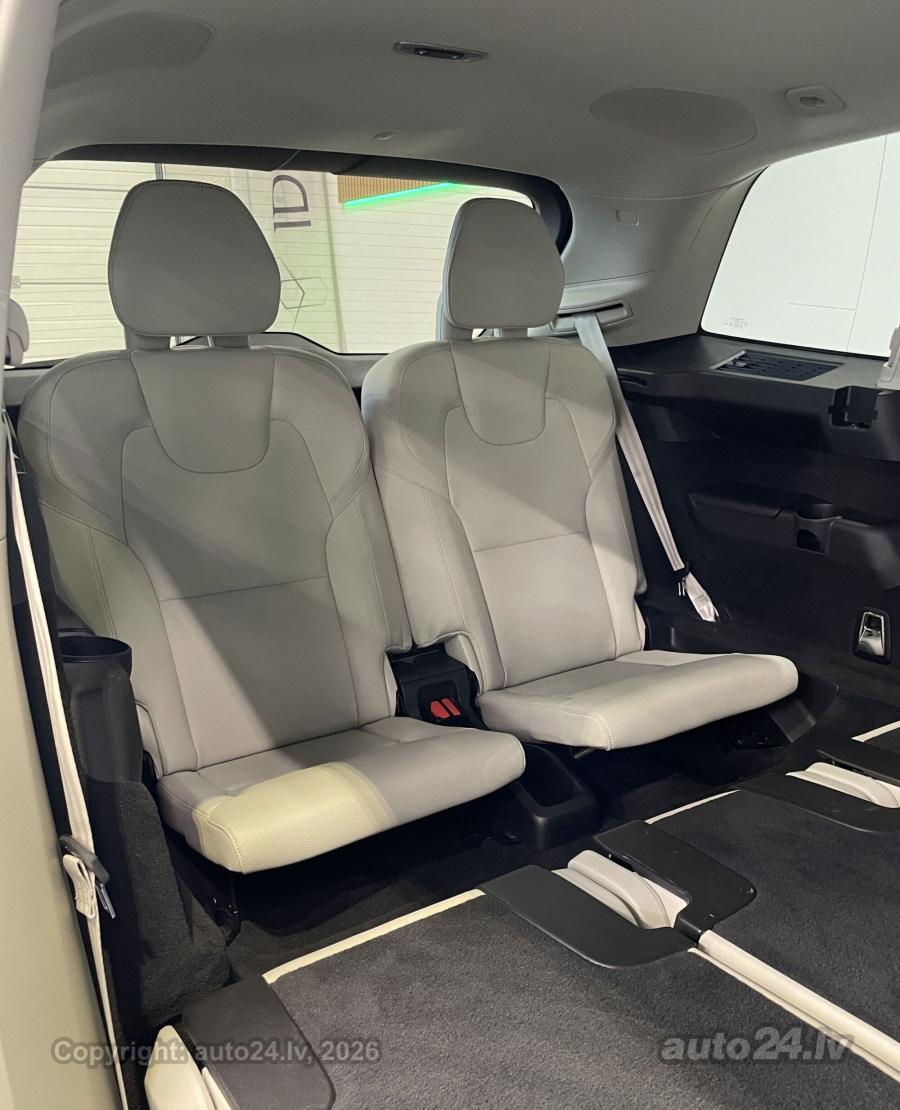 Balts Volvo XC90 2022 Tallina, ar dzinēja tilpumu 2.00 L un nobraukumu 147 tūkst. km par 35990 €, foto 14 vietnē AUTOMOTO.COM.LV